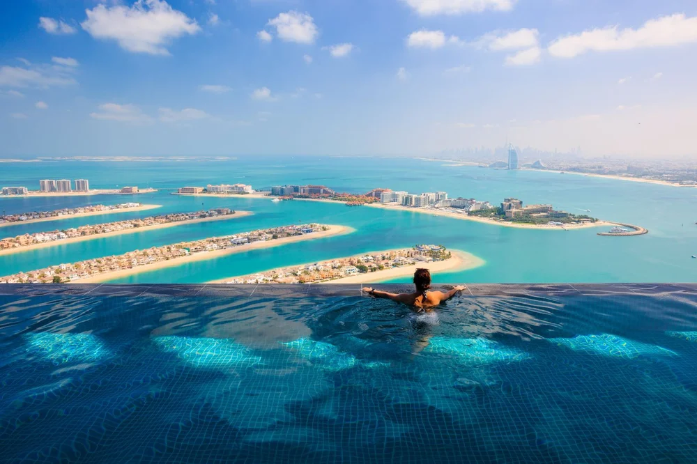 The Highest Infinity Pool in Downtown Dubai: A Vertical Oasis | BeRight ...