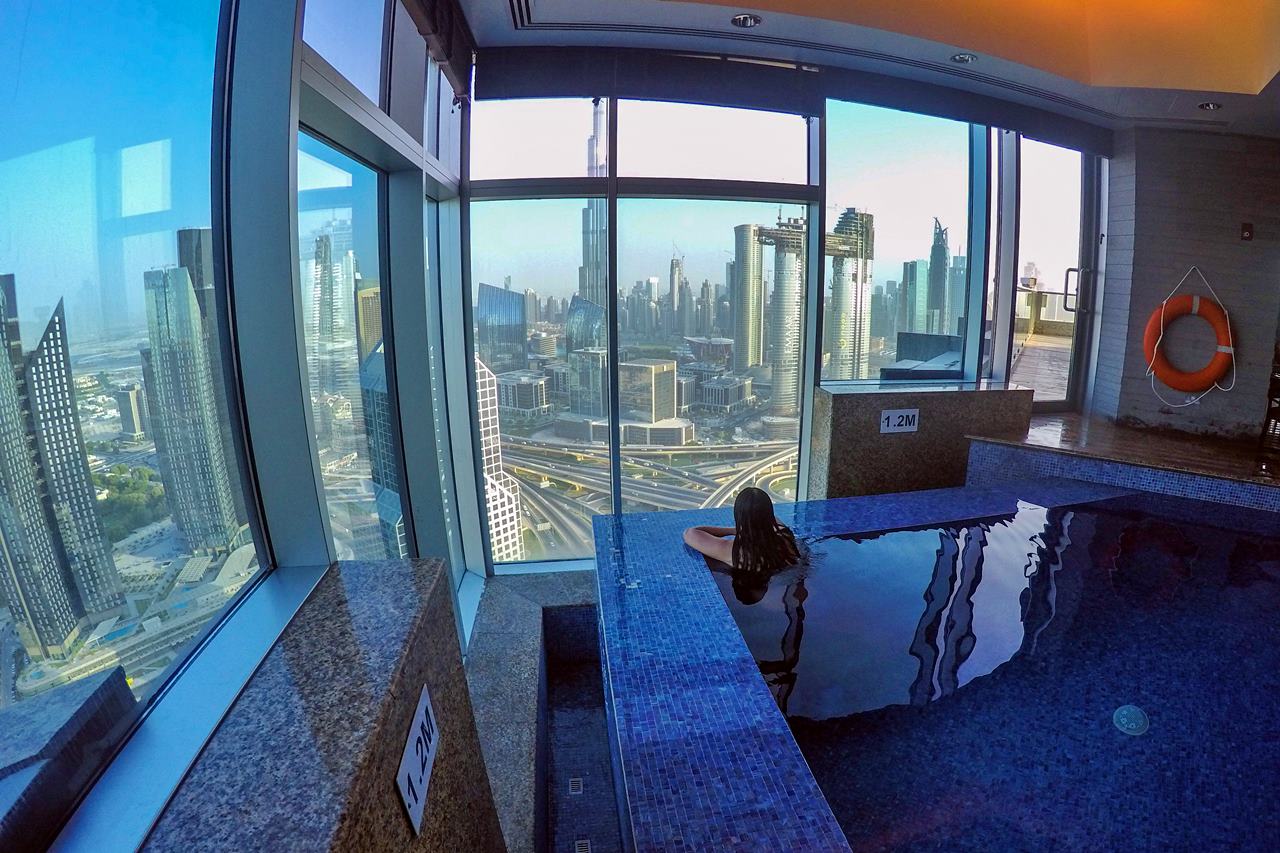 The Highest Infinity Pool in Downtown Dubai: A Vertical Oasis | BeRight ...