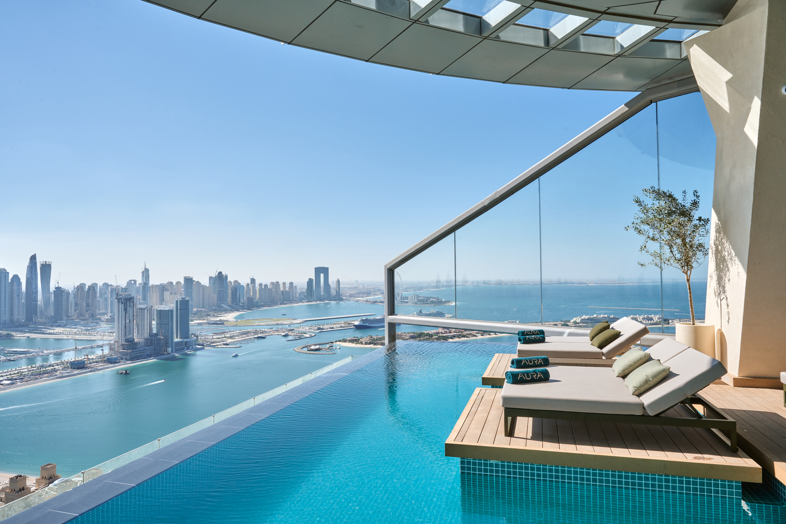 The Highest Infinity Pool in Downtown Dubai: A Vertical Oasis | BeRight ...